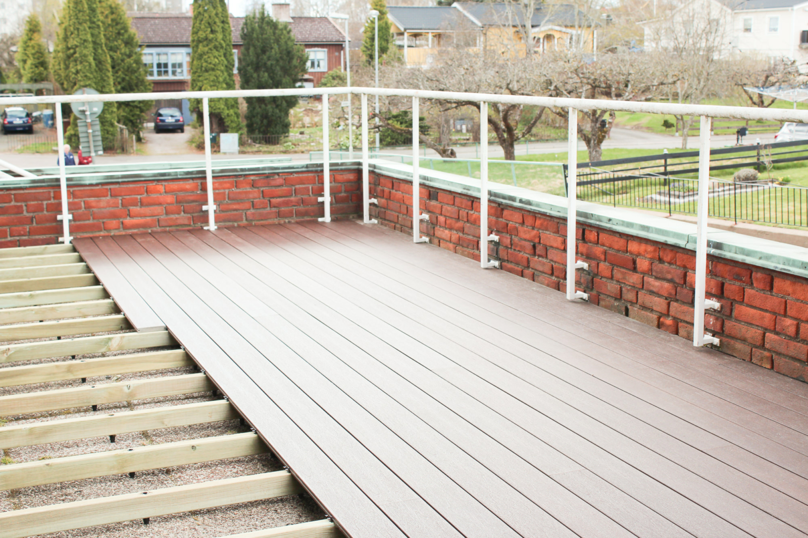 SubFloor outdoor flooring and Fiberon composite flooring to outdoor ...